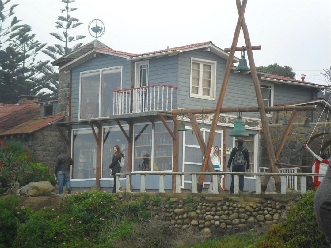 “ISLA NEGRA, HOME OF PABLO NERUDA” Tour. Departure from SANTIAGO