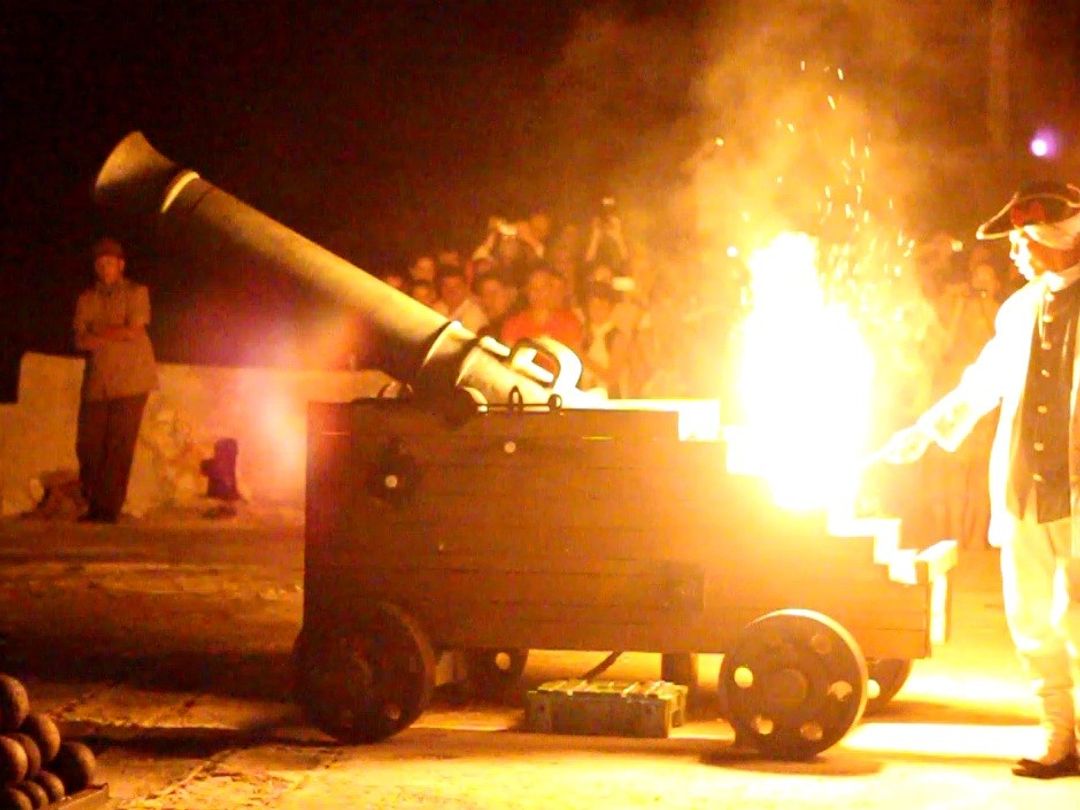 “CANNON SHOT CEREMONY” Tour. Departure from HAVANA