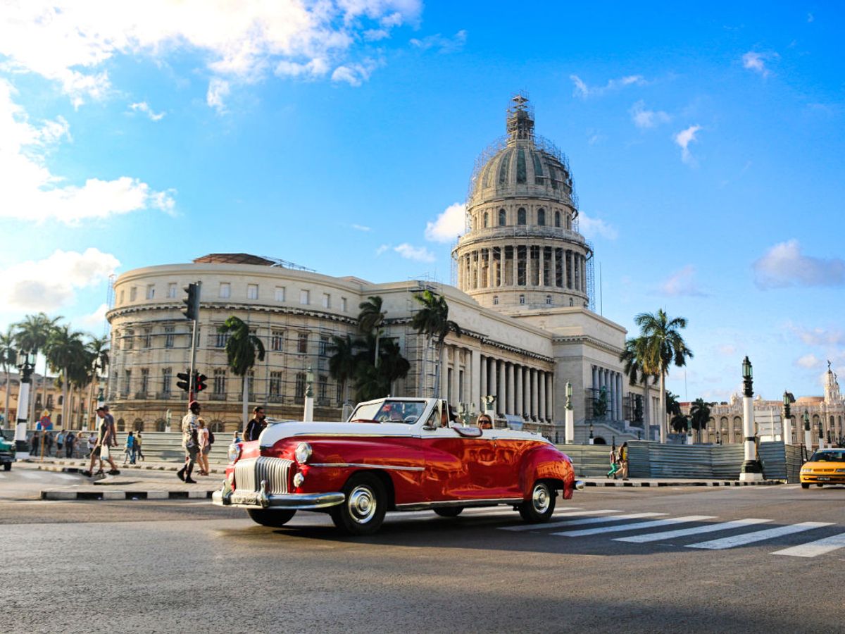 "Havana in a classic car" Tour. Departure from HAVANA