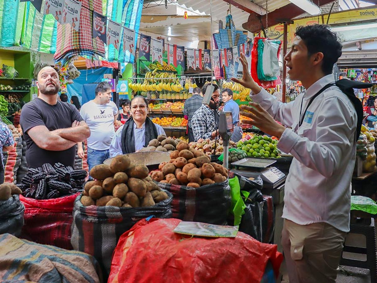 “LOCAL MARKETS AND FOOD HISTORY“ Tour (FOOD TOUR). Departure from LIMA