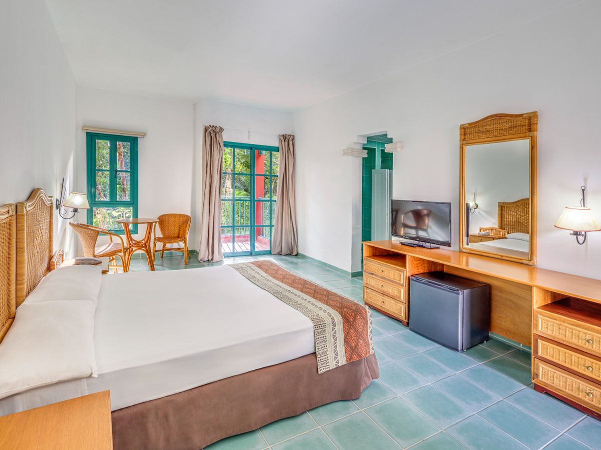 TURQUESA BEACH RESORT Hotel, PLAYA PESQUERO. Deals & Photos 2025