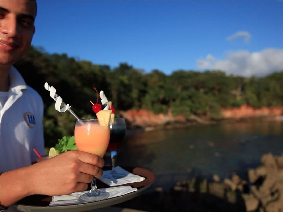 Media Luna Resort & SPA Hotel, ROATÁN. Deals & Photos 2025