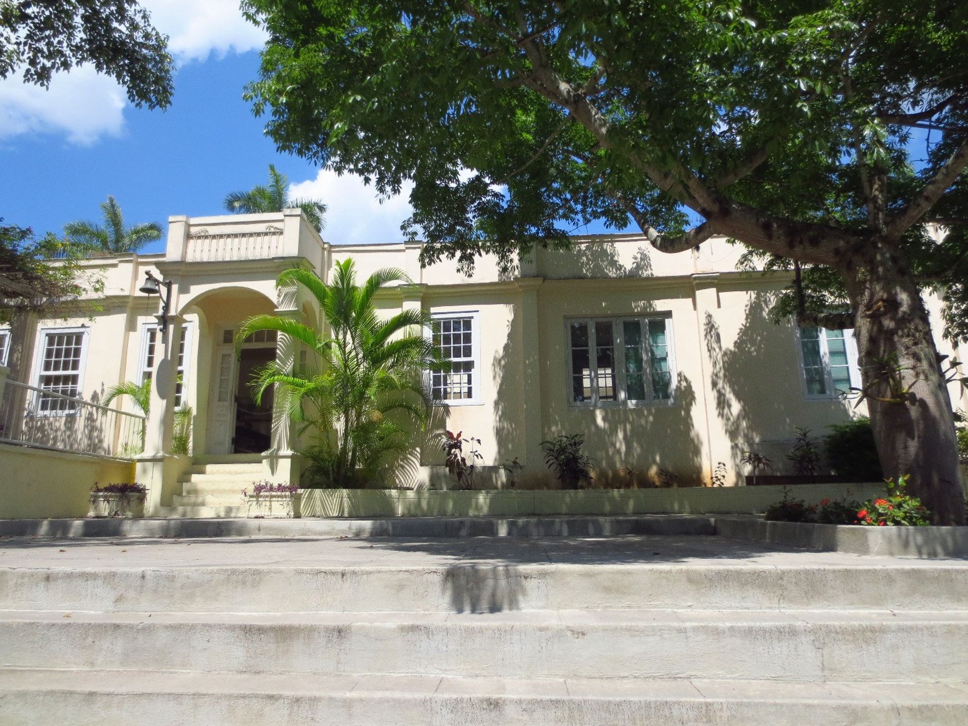 "ERNEST HEMINGWAY'S ROUTE IN HAVANA IN CLASSIC AMERICAN CARS (HARD TOP ...