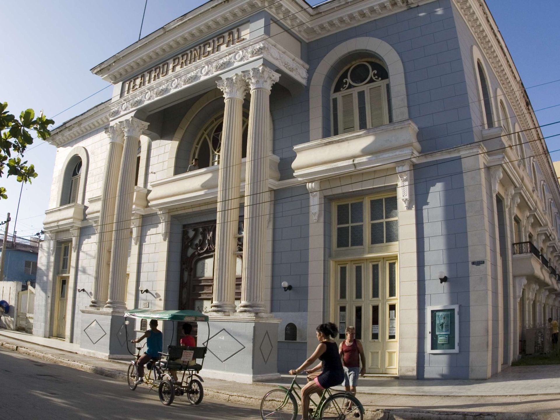 “CITY TOUR MORÓN” Tour. Departure from CAYO COCO