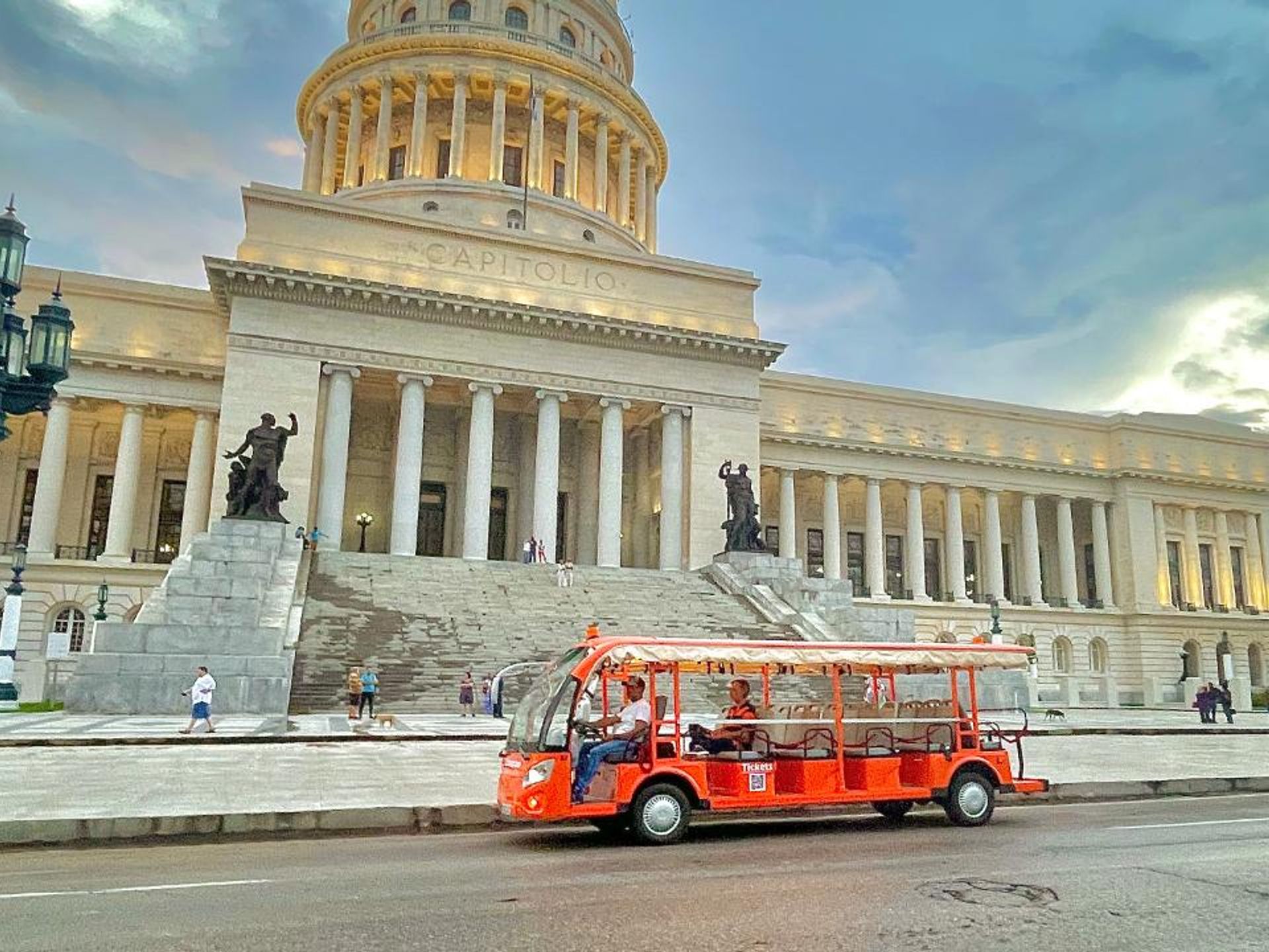 "MODERN AND COLONIAL HAVANA DAY TRIP WITH RUM AND TOBACCO ADVENTURE ...