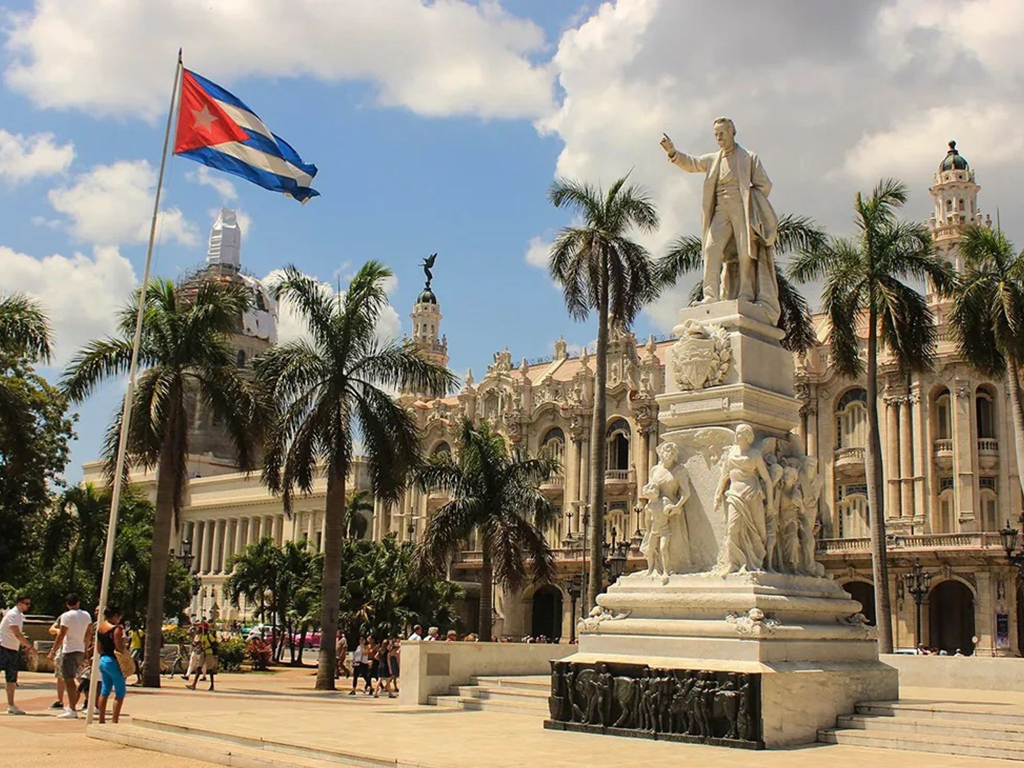 “CUBAN ART IN A COLONIAL ENVIRONMENT” Cycling tour. Departure from HAVANA