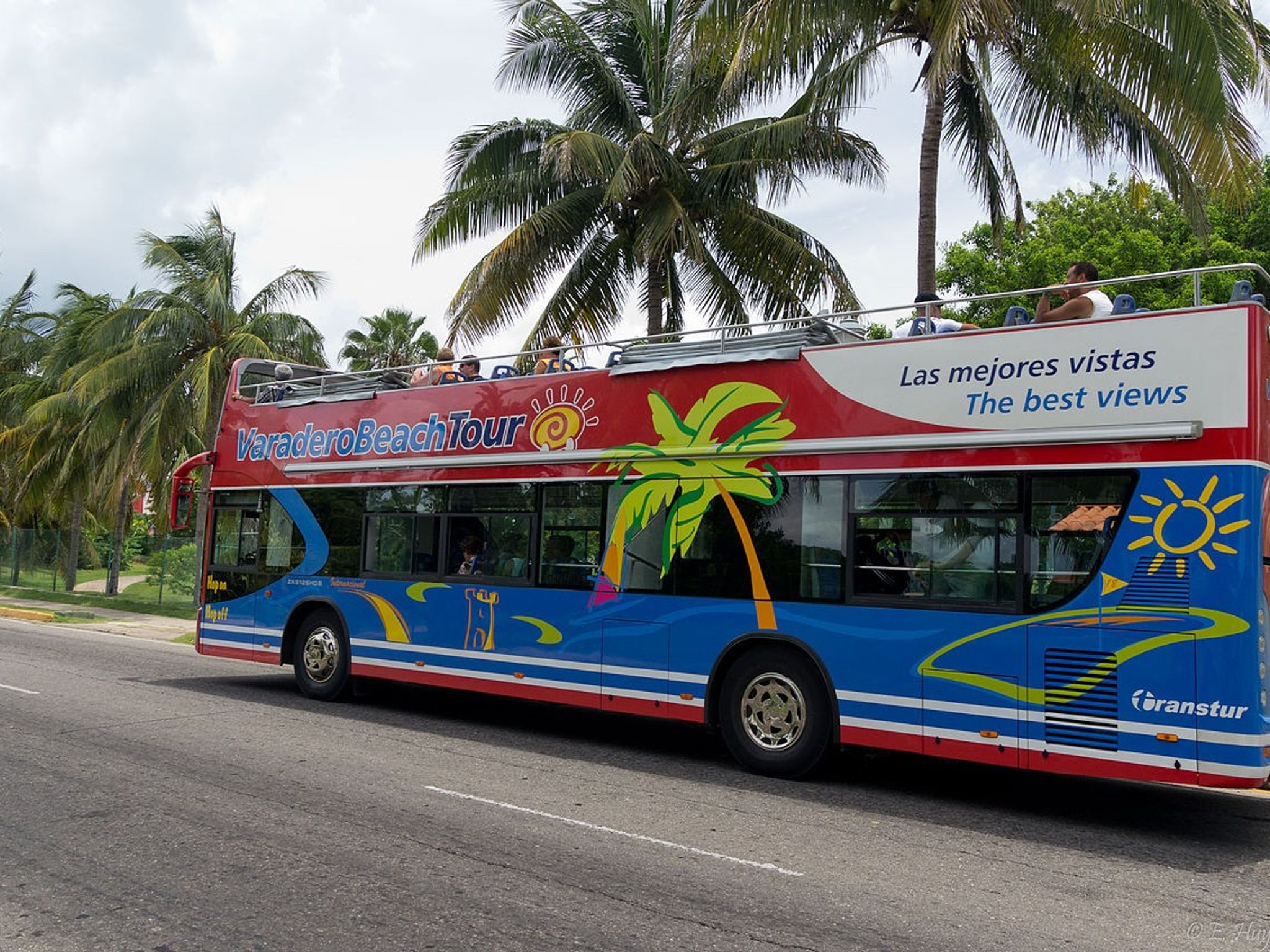 "VARADERO BEACH BUS TOUR". Departure from VARADERO