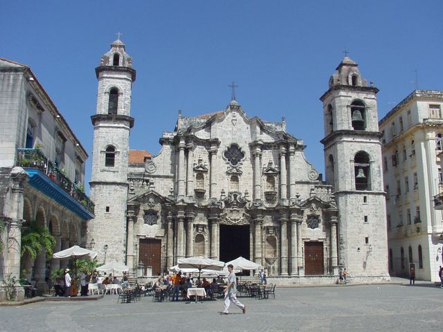 “Colonial Havana” City Tour + Tobacco Factory. Departure from HAVANA