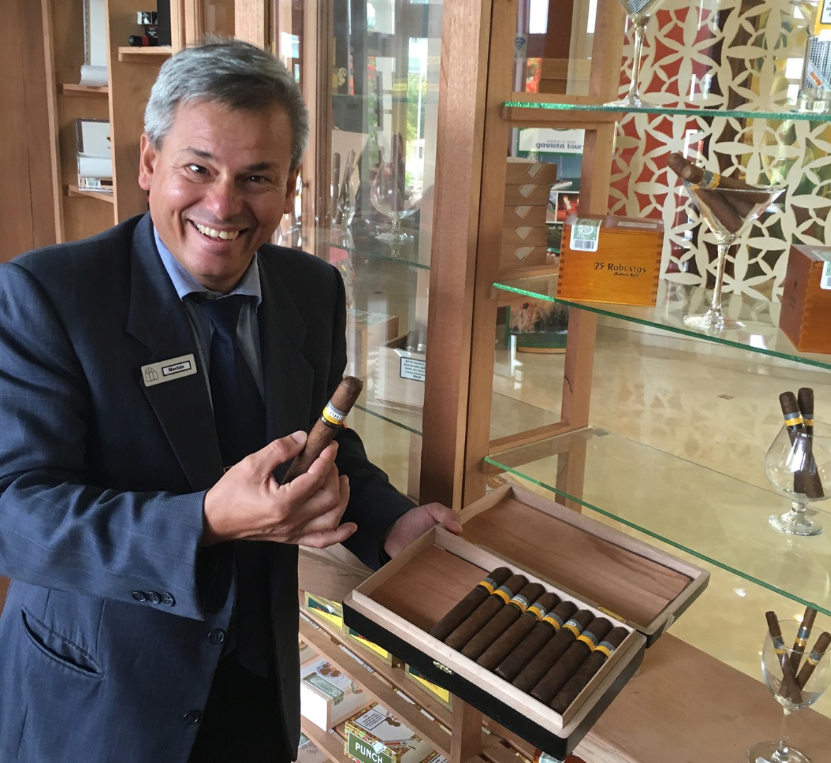 "The World of Cuban Cigars and Rums" Tour. Departure from HAVANA