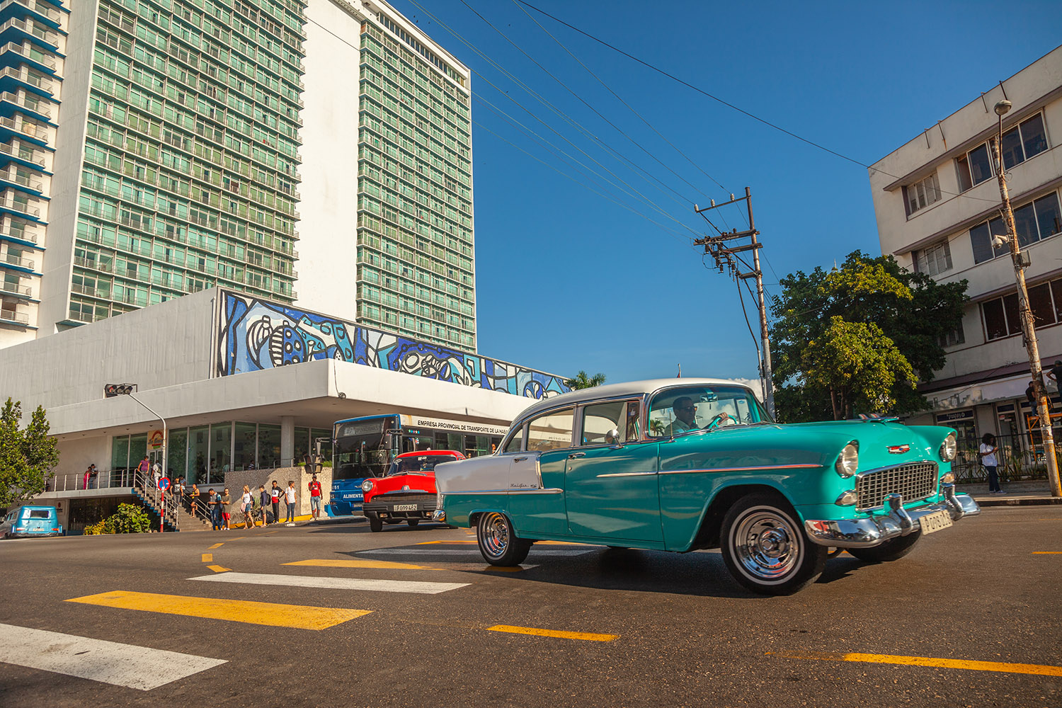 "MODERN HAVANA IN AMERICAN CLASSIC CARS (HARD TOP)" Private Tour ...