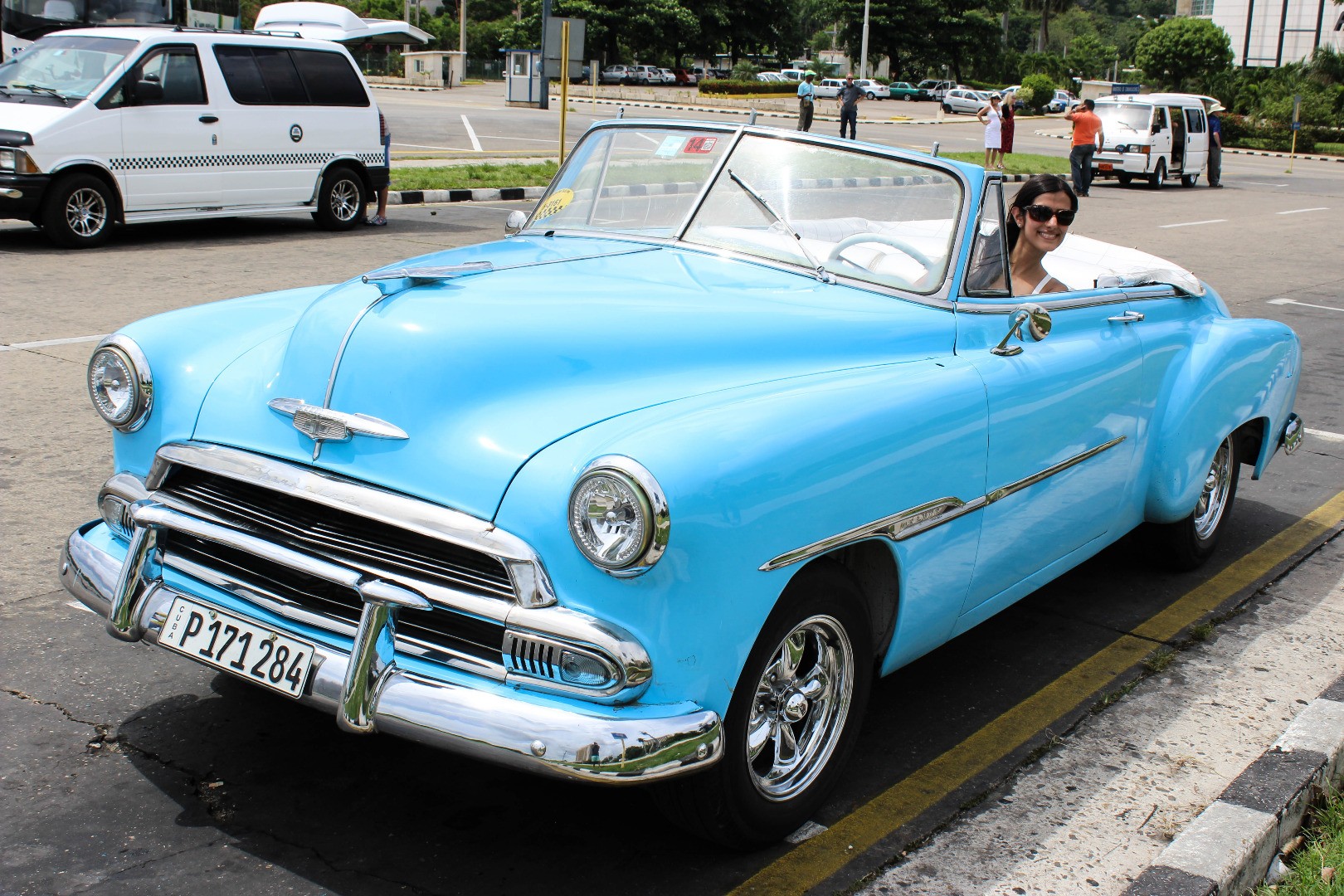 "MODERN HAVANA IN AMERICAN CONVERTIBLE CLASSIC CARS (OPEN TOP)" Private ...
