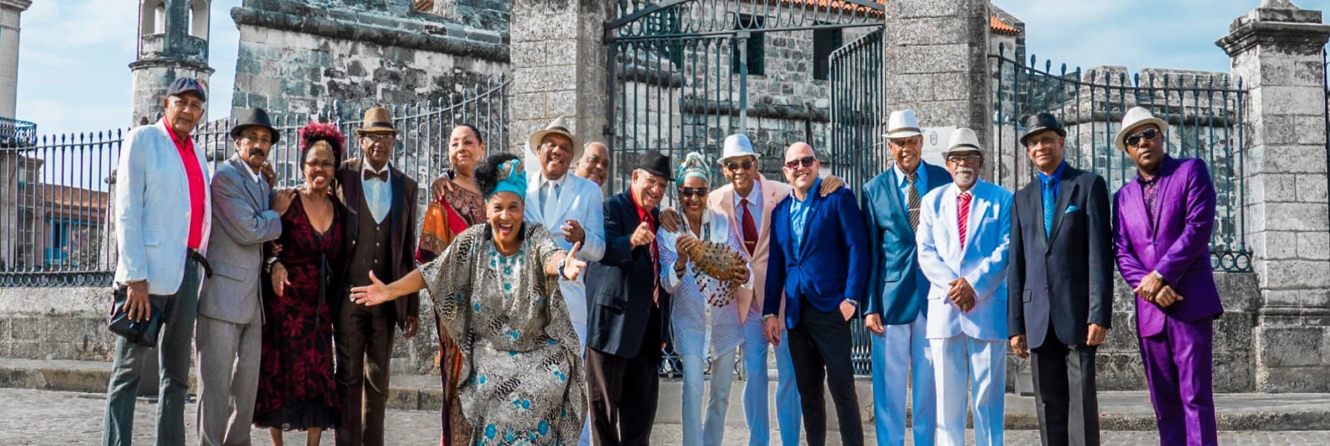 “LEGENDARIOS DEL GUAJIRITO” Show + Dinner. Departure from OLD HAVANA